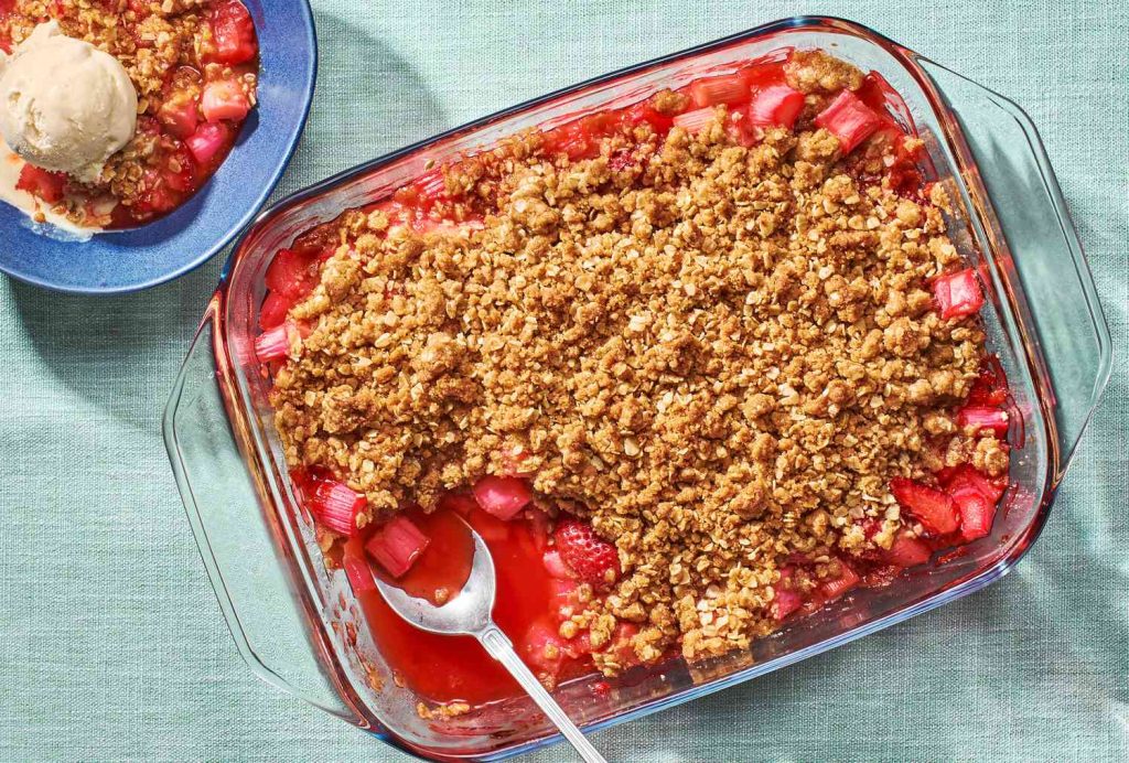 Strawberry Rhubarb Crisp Recipe – A Perfect Sweet and Tart Delight ...