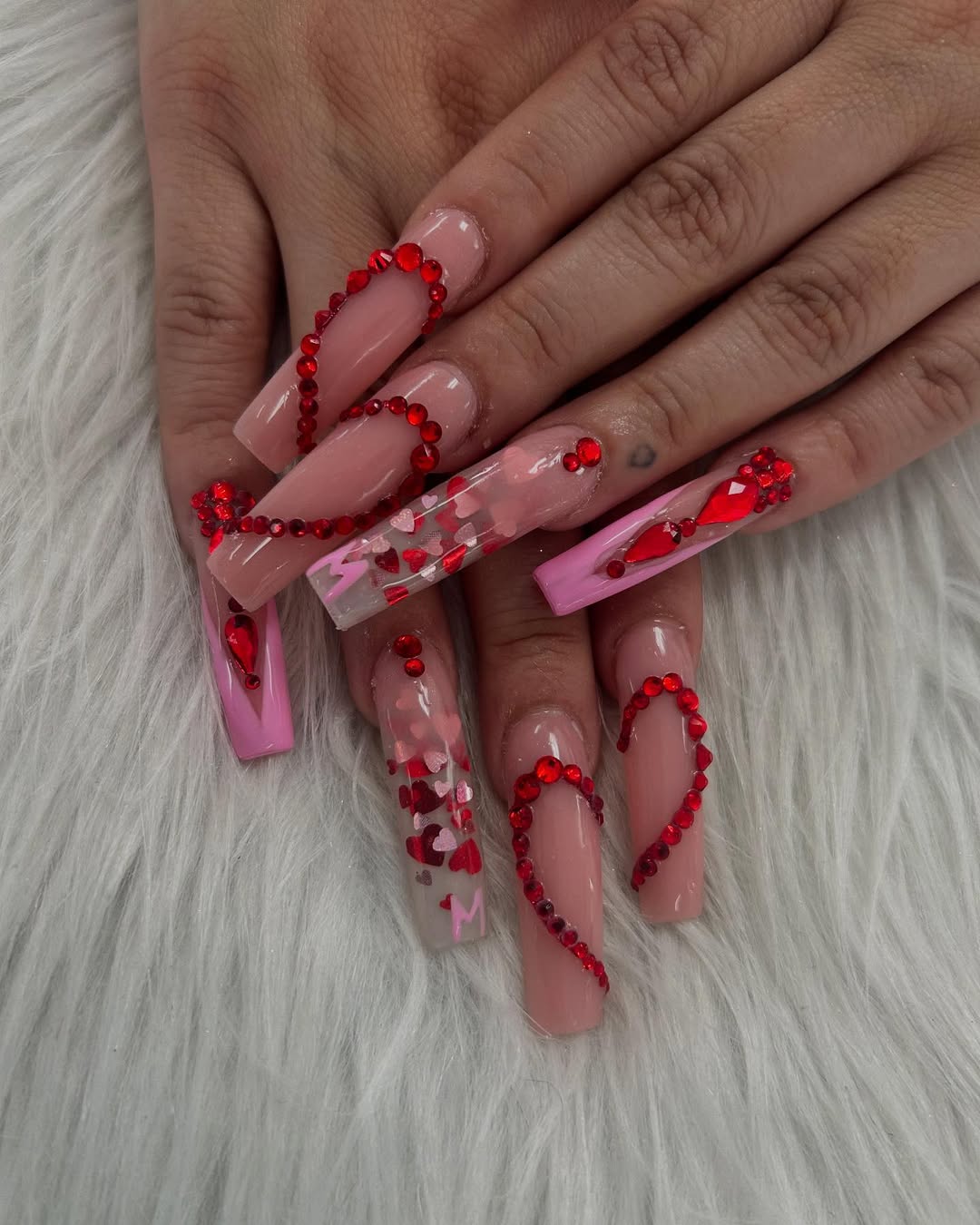 33 Best Luxury Nails for Every Ocassion – Pathter