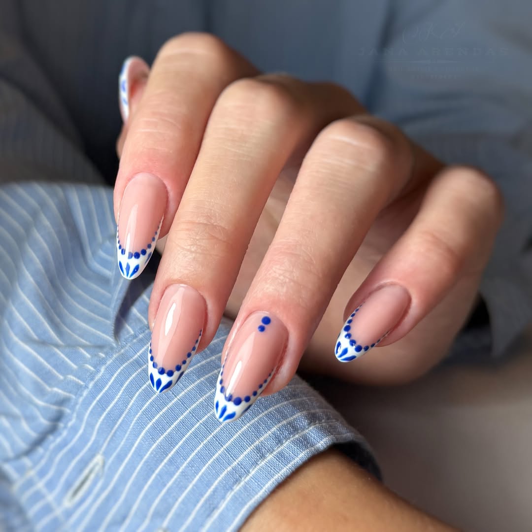 33 Cute Crystal Nails – Pathter